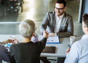 8 Contoh Foto Full Body Untuk Lamaran Kerja yang Benar