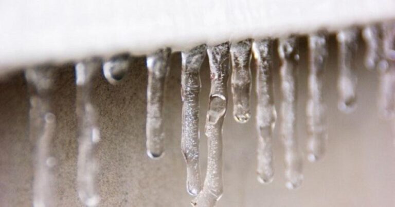 Penyebab Bunga Es Pada Kulkas Dan Cara Meminimalisirnya!